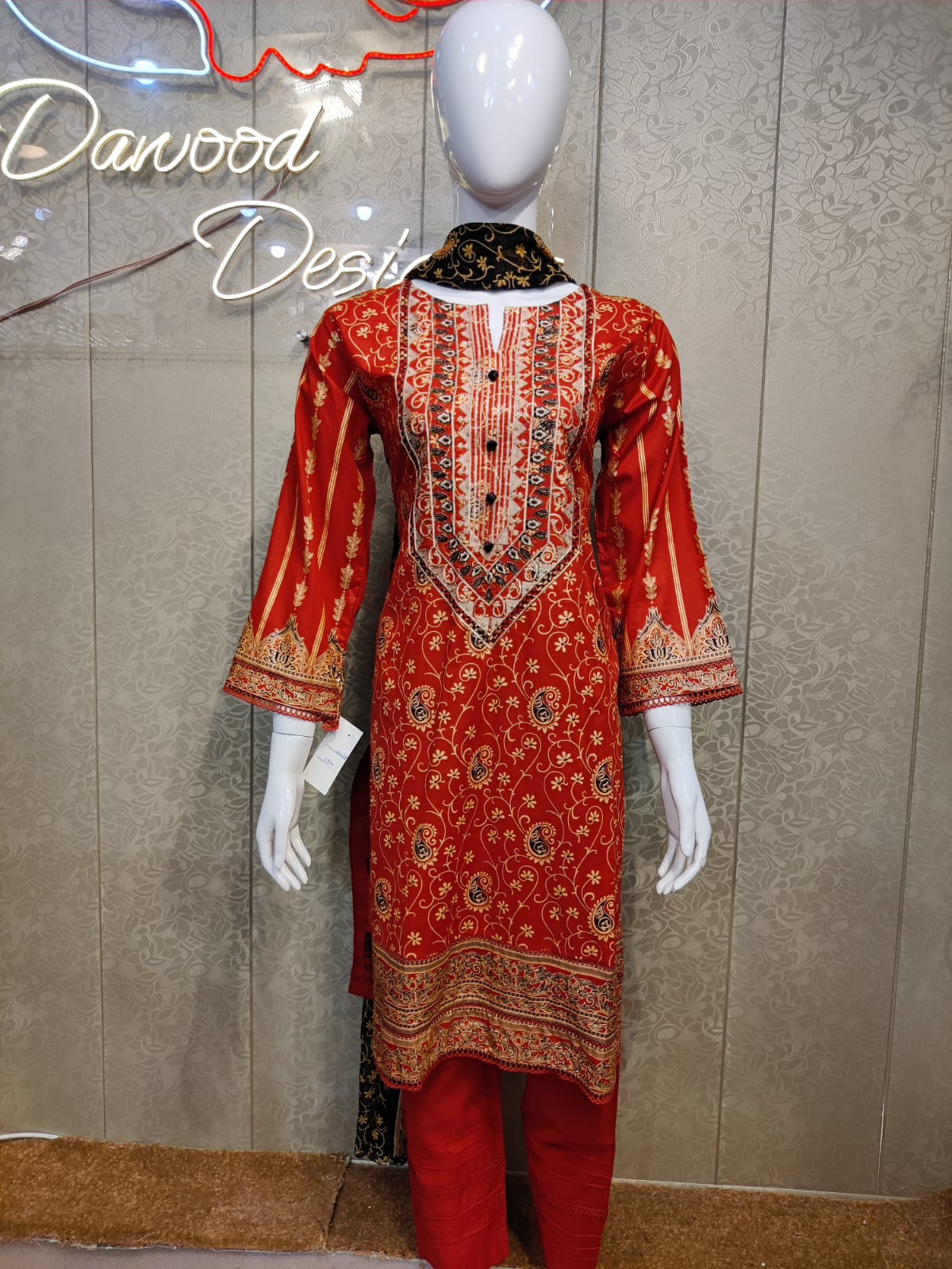 M Emb Lawn-3PC – Mirari By Dawood Designers
